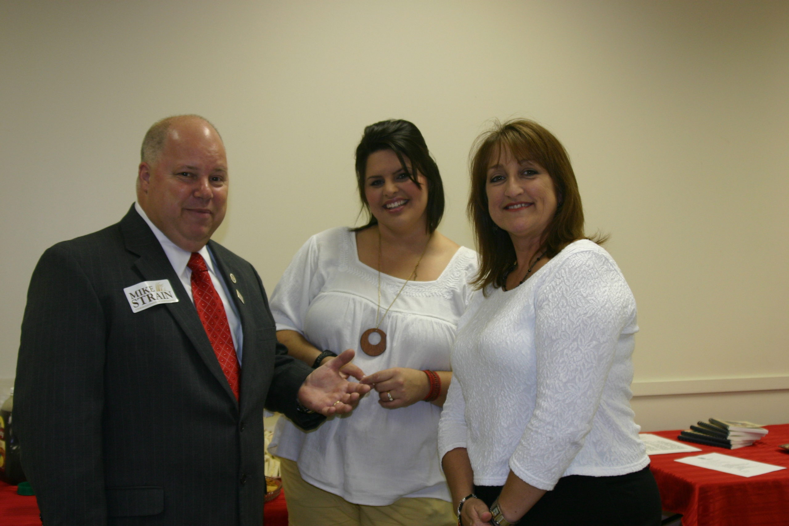 Mike Strain talks to Republican women