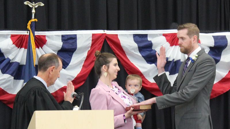 Jewell, Council take oath of office - St. Charles Herald Guide