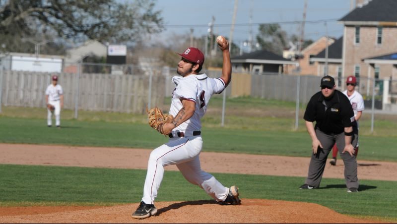 Destrehan falls short against Live Oak, battling string of strong ...